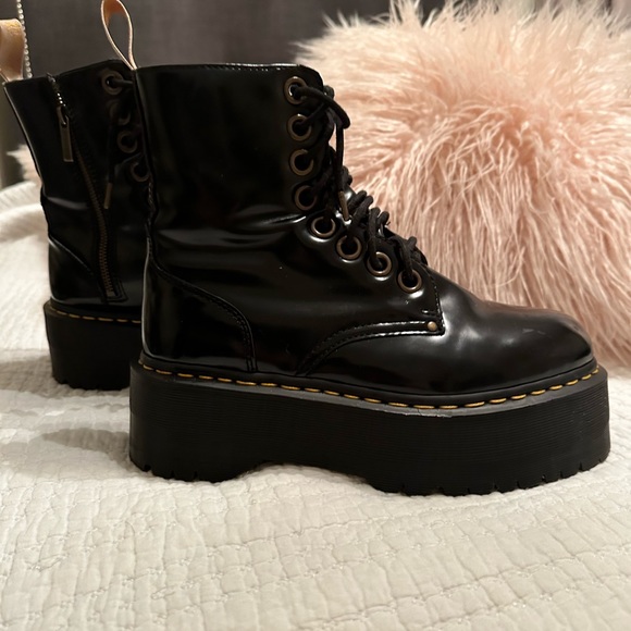 Dr. Martens | Shoes | Doc Martens Jadon Max Platfroms Hardly Worn Size ...